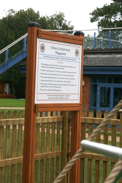 Information board Elastico - 10 years on the market